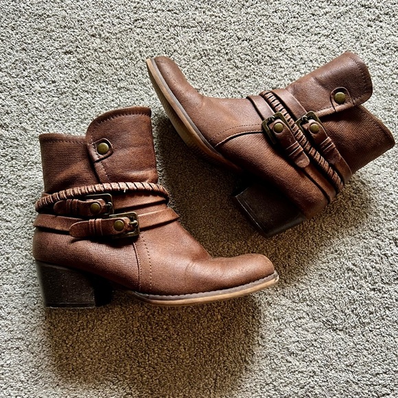 BareTraps | Shoes | Bare Traps Womens Size 85 Winsom Brown Ankle Boots Western Booties | Poshmark